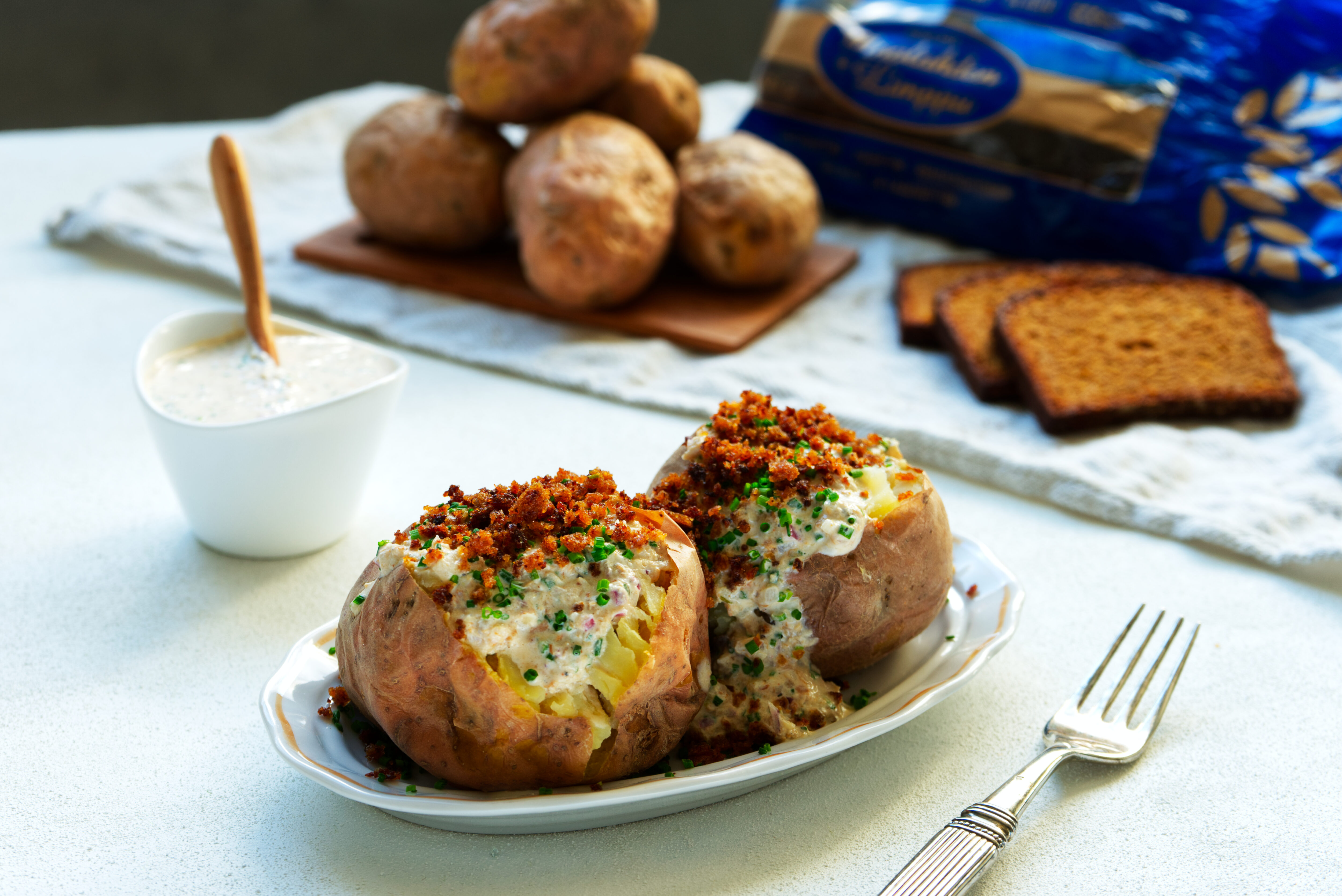 Uuniperunat järvikalatäytteellä - Maalahden Limppu